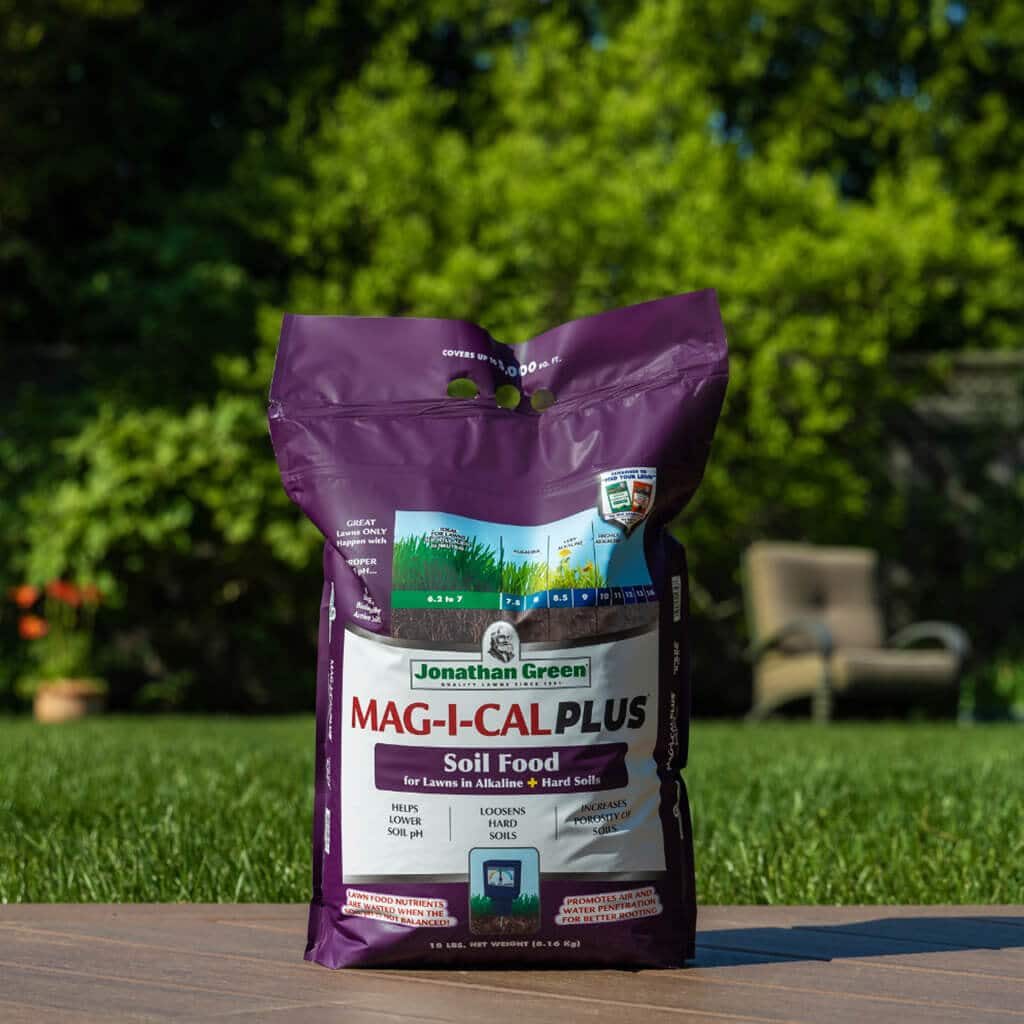 Annual Lawn Care Program for Alkaline Soil | Jonathan Green